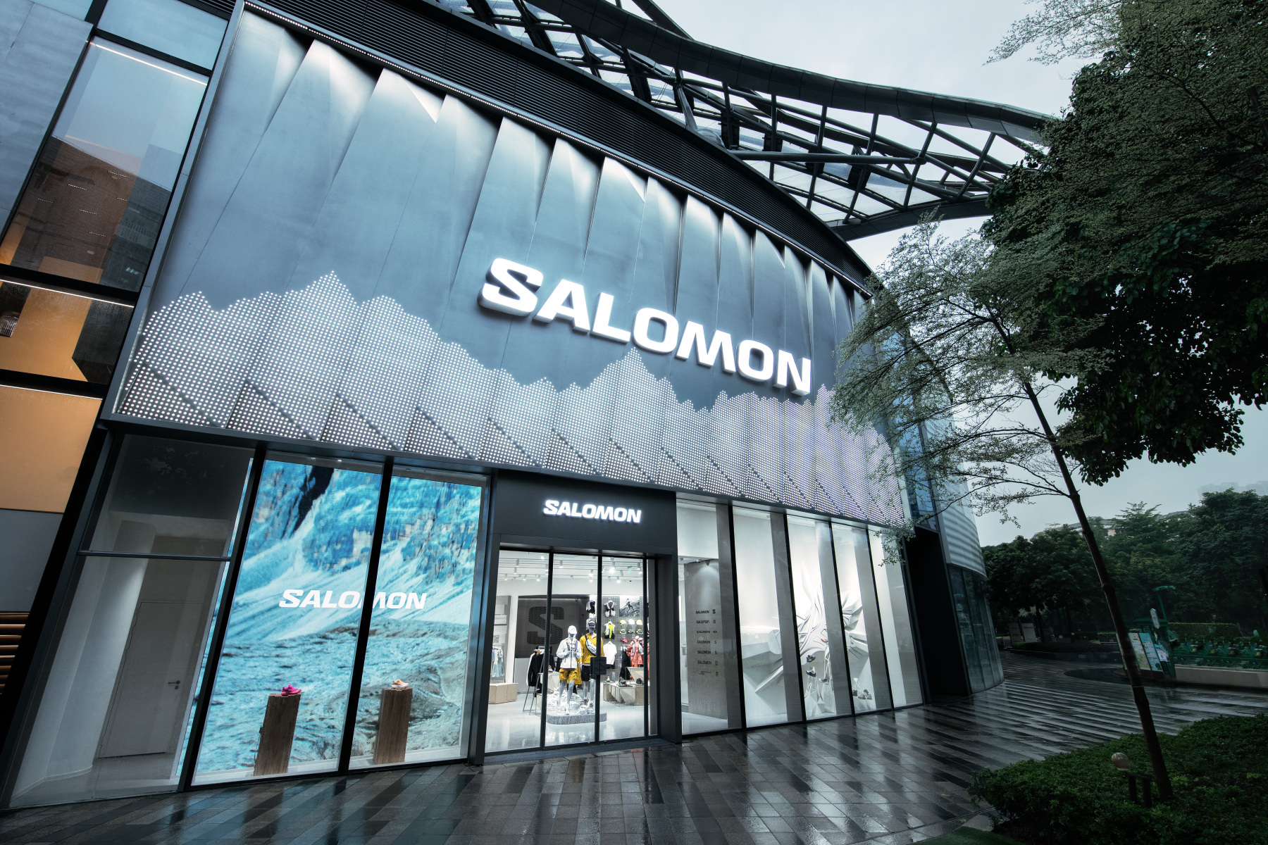 Asia’s Largest Flagship Store Opens: How Can SALOMON Elevate Its Brand to the Next Level ...